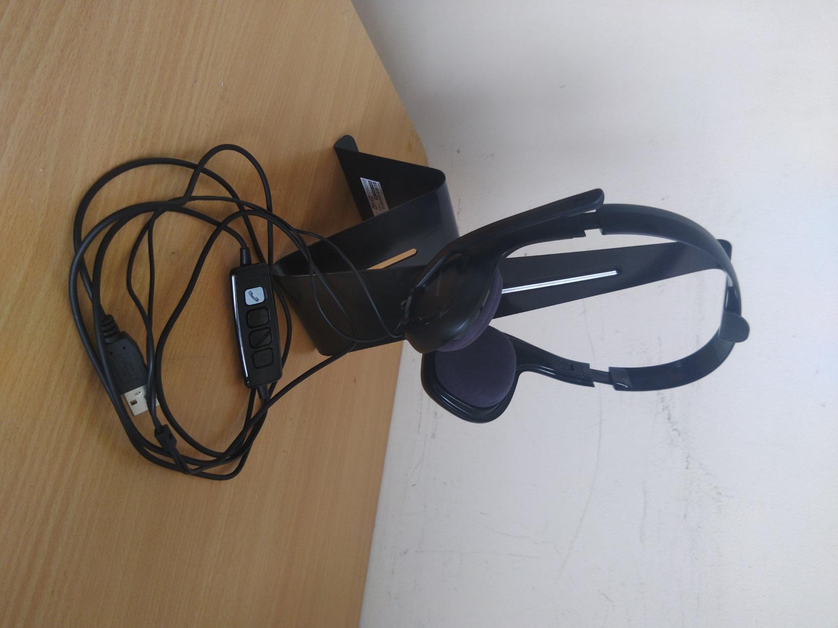 Plantronics Audio 628 81960-11 USB On-Ear Headphone (Black) : Amazon.in ...