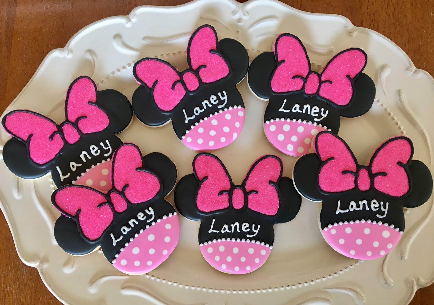 buy-mickey-minnie-mouse-cookie-cutter-set-6-pieces-shapes-of-mickey-minnie-mouse-head-mickey