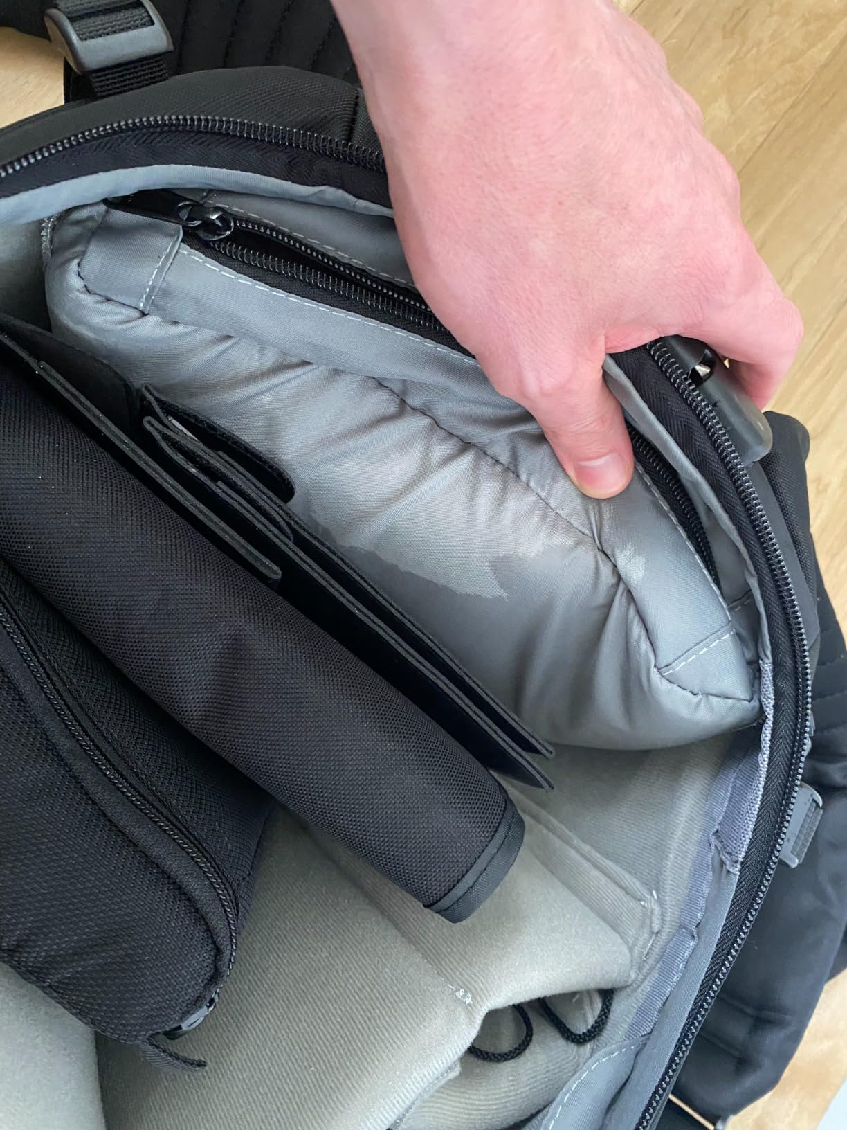 Neewer Pro Camera Case Waterproof Shockproof Adjustable Padded Camera ...