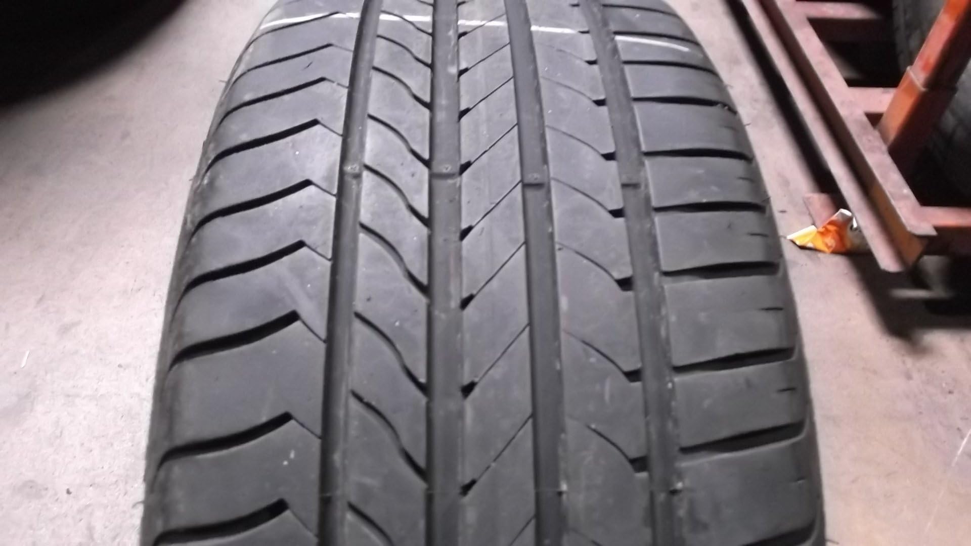 Amazon.com: Goodyear EfficientGrip ROF Radial Tire - 225/45R18 91V ...