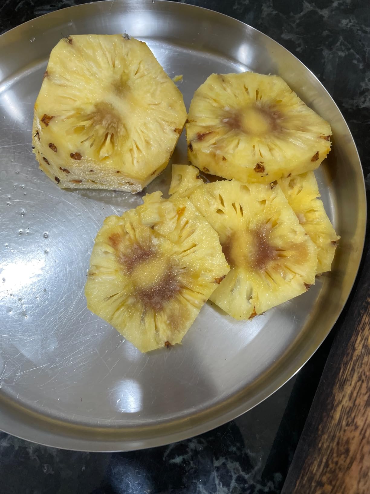 Fresh Organic Pineapple, 1 Pc : Amazon.in: Grocery & Gourmet Foods