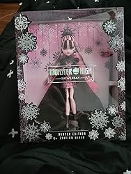 Amazon.com: Monster High Draculaura Doll, Special Howliday Edition ...