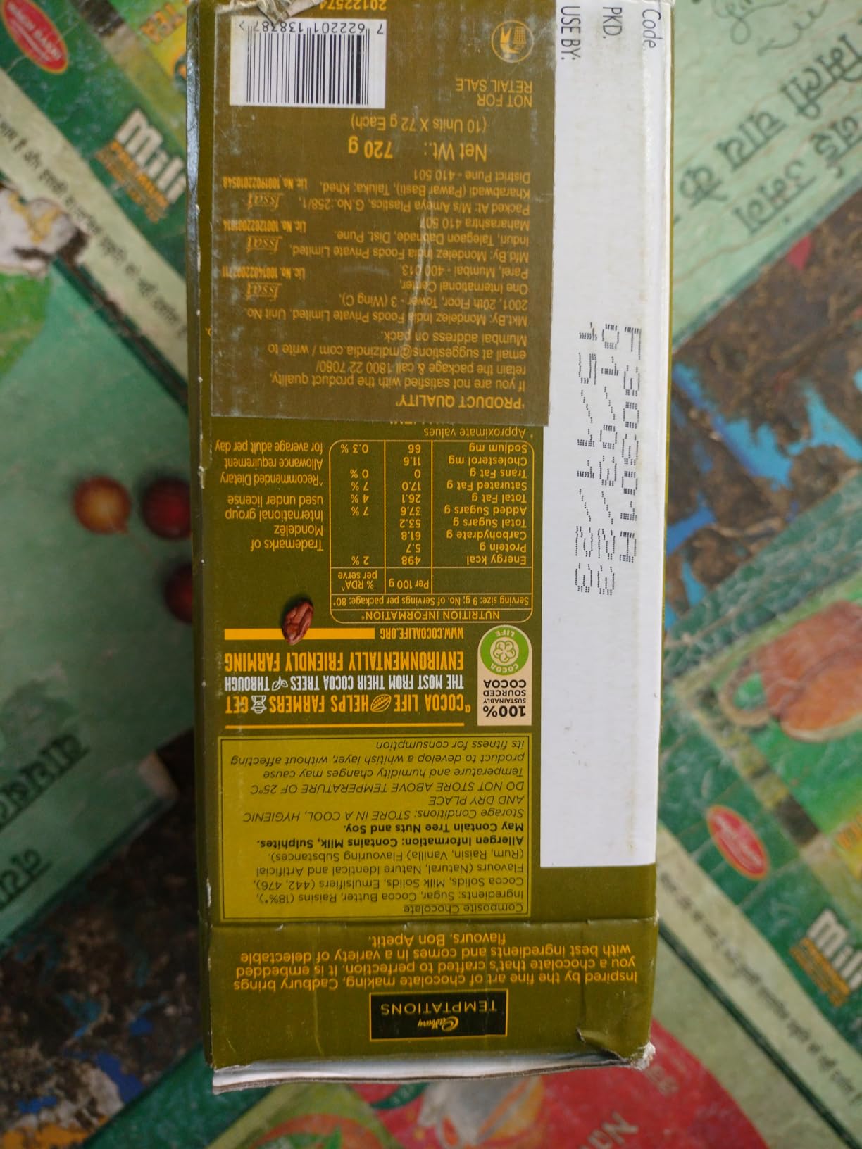 Cadbury Temptations Rum & Raisins Premium Chocolate Bar, 70 g : Amazon ...