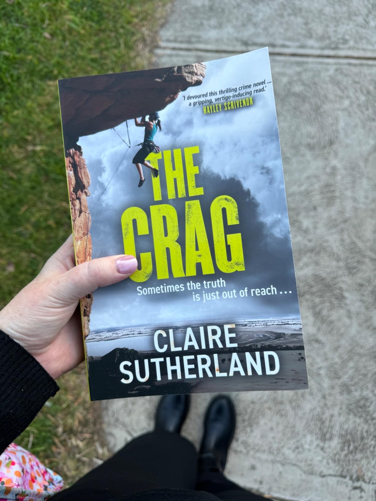 The Crag : Claire Sutherland: Amazon.com.au: Books