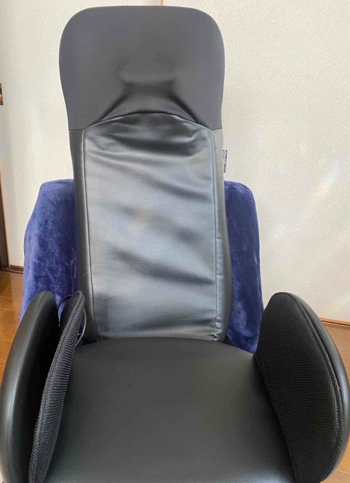 Amazon | スライヴ シートマッサージャー 「もみ玉とエアーバッグで広範囲施療」 MD-8676 ブラック 管理医療機器 | THRIVE(スライヴ) | マッサージチェア