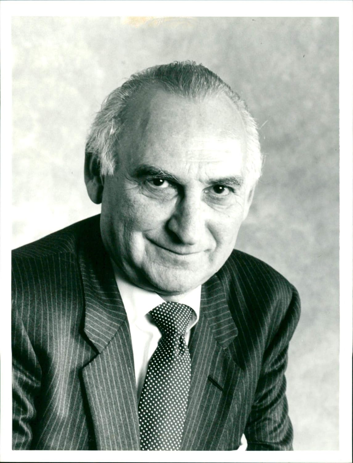 Sir Frank Lampl - Vintage Press Photo : Amazon.ca