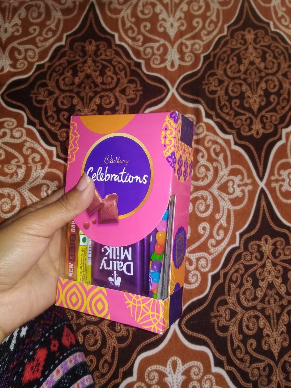 Cadbury Celebrations Assorted Chocolate Bar Gift Pack, 70.2g : Amazon.in: Grocery & Gourmet Foods