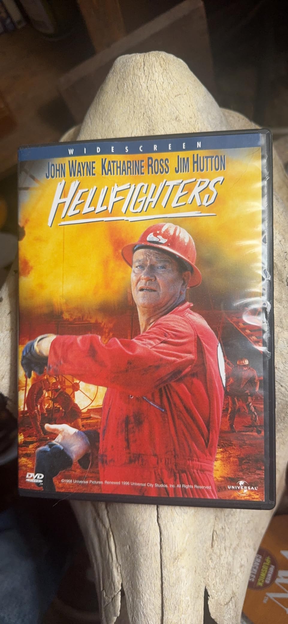Amazon.com: Hellfighters : Wayne, Hutton, Ross, Miles: Movies & TV