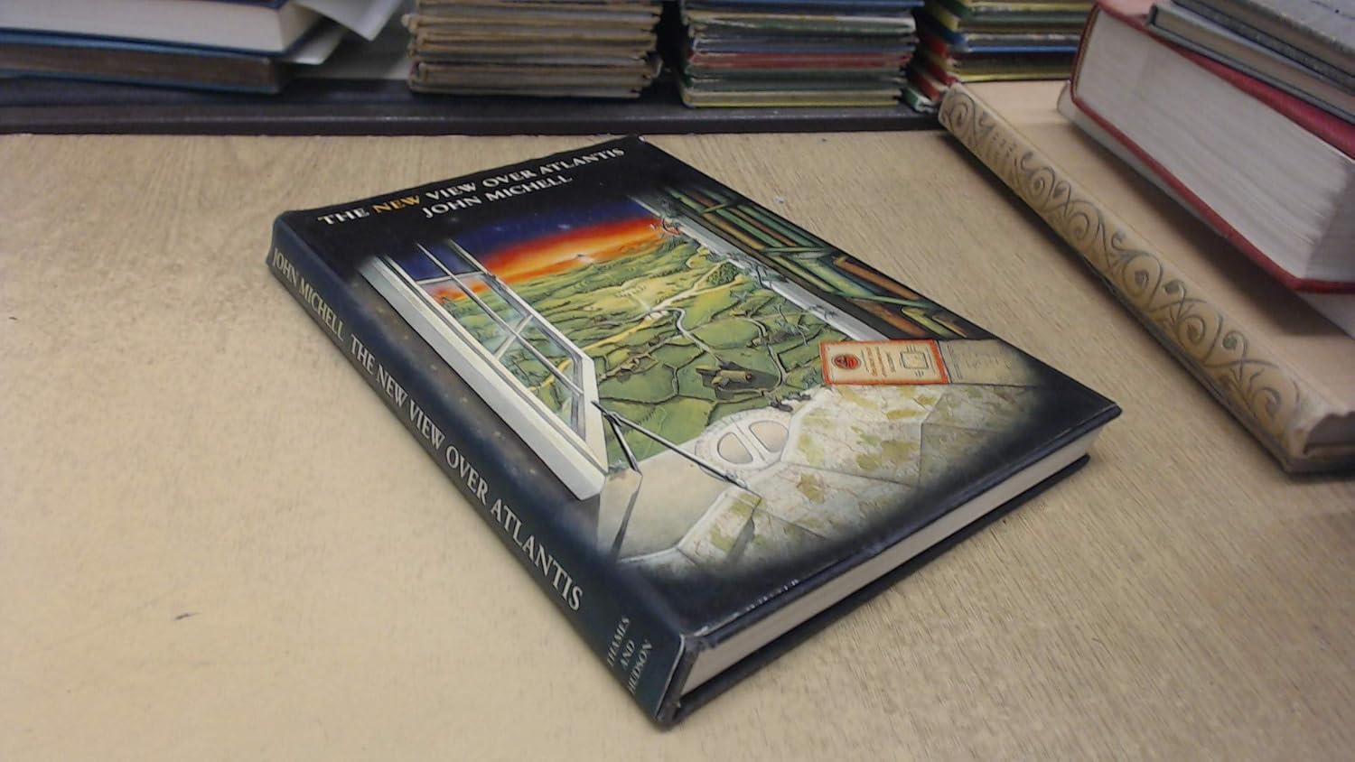 New View Over Atlantis: Amazon.co.uk: Michell, John: 9780500013021: Books