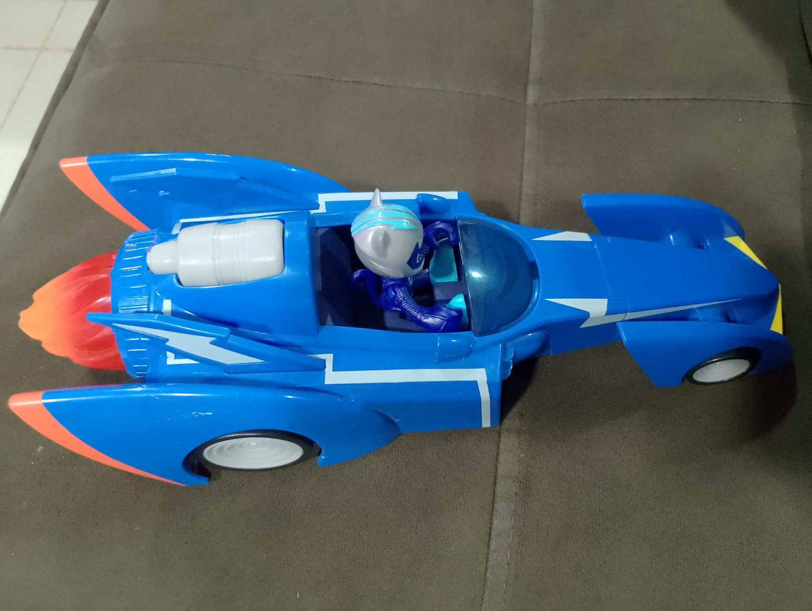 PJ Masks, Boneco Menino Gato e Veiculo Cat Racer, Azul | Amazon.com.br
