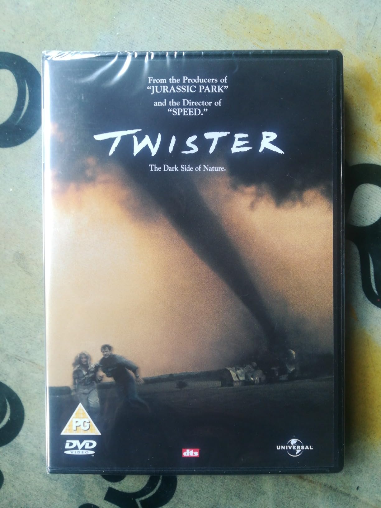 Twister [VHS] : Helen Hunt, Bill Paxton, Jami Gertz, Cary Elwes, Lois ...