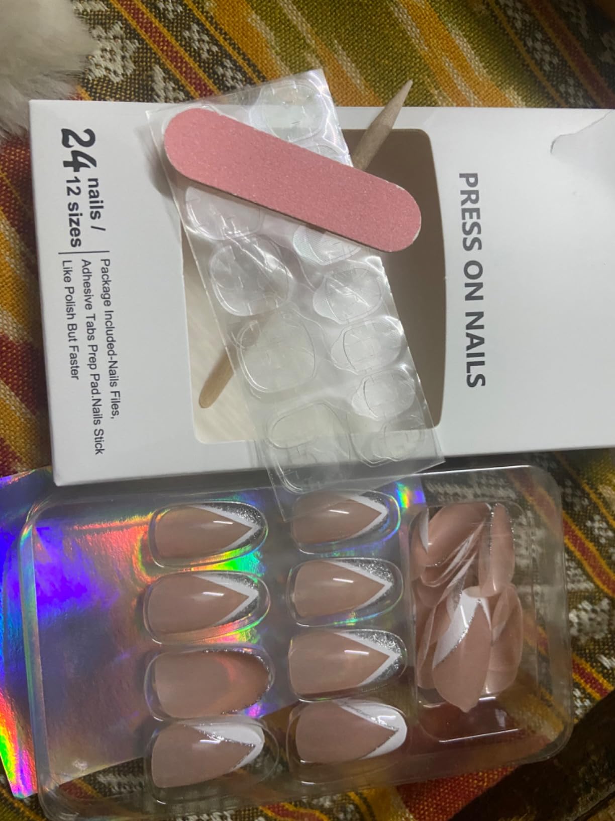 Buy Gloss & Go 24 Reusable Artificial Fake Nail Set| Peach White Silver ...