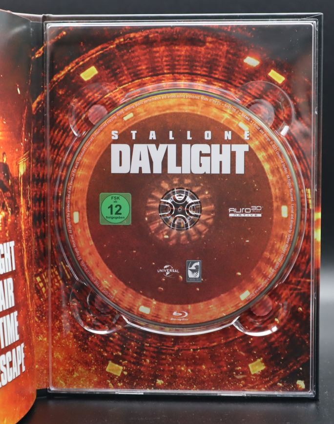 Daylight [VHS] [UK Import] : Stallone, Sylvester, Mortensen, Viggo ...