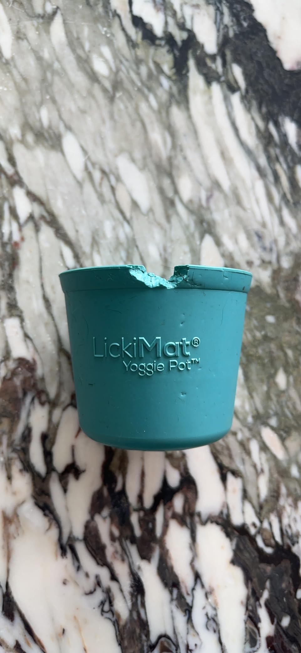 LICKIMAT Yoggie Pot – Distraction, Fun and Enrichment. Long Lasting ...