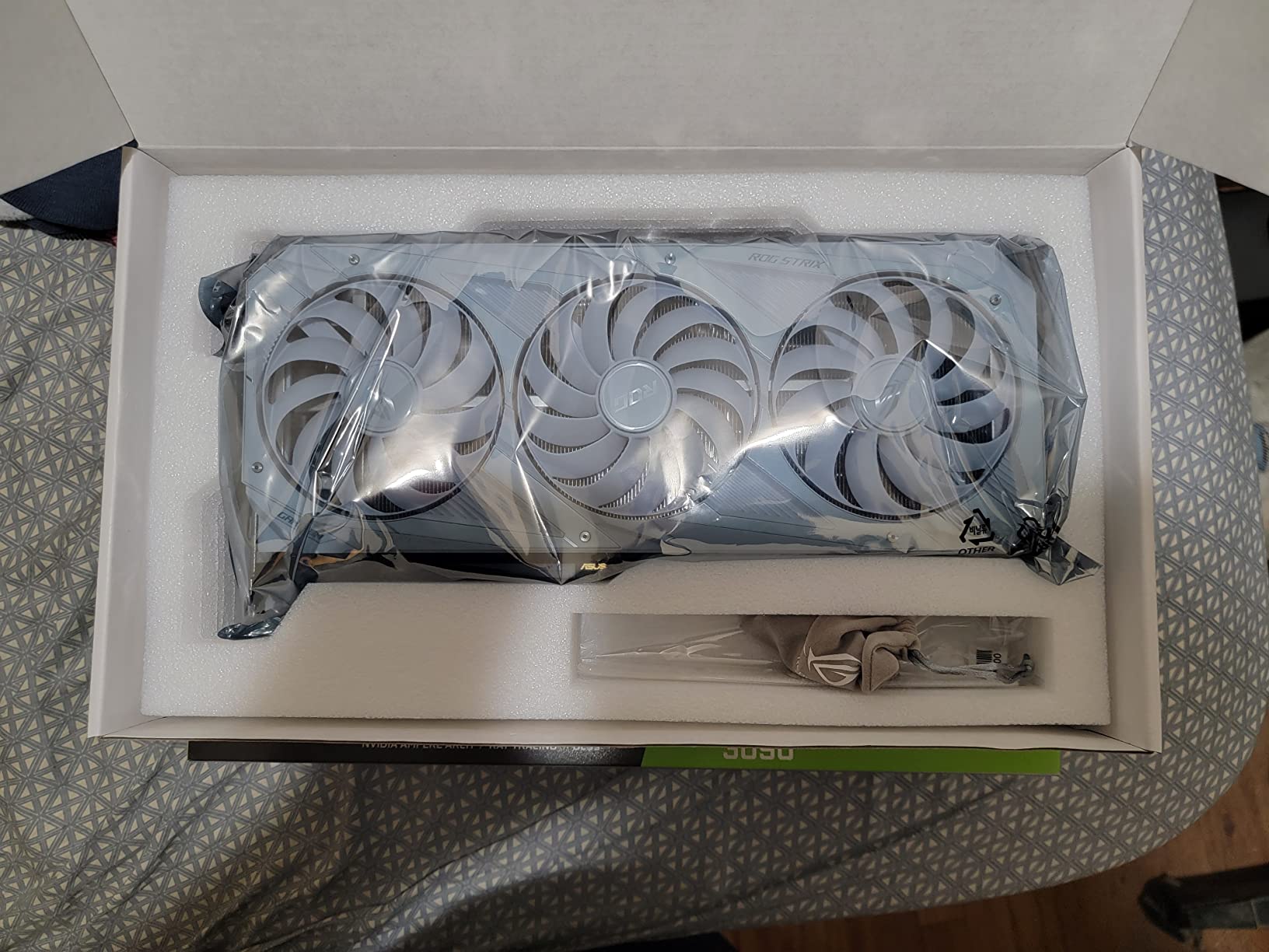 $65/mo - Finance ASUS ROG STRIX NVIDIA GeForce RTX™ 3090 White OC ...