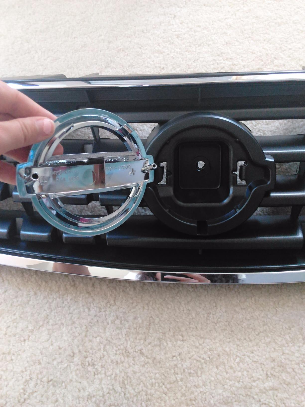 Amazon.com: Nissan Genuine 62890-6Z500 Emblem : Automotive