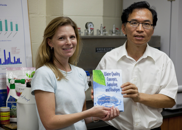 Amazon.com: Yuncong Li: books, biography, latest update