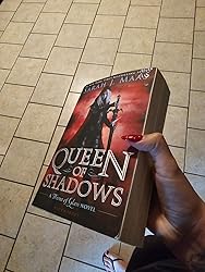 Amazon.com: Queen of Shadows (Throne of Glass, 4): 9781619636064: Maas, Sarah J: Books
