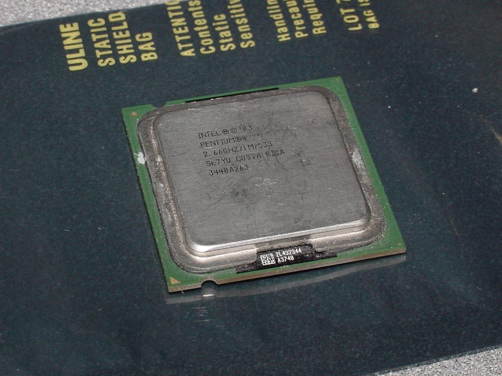 Amazon.com: Intel Pentium 4 506 2.66 GHz processor ( BX80547PE2667EN ...