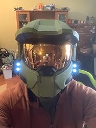 Amazon.com: HALO Master Chief Deluxe Helmet with Stand - LED Lights on ...