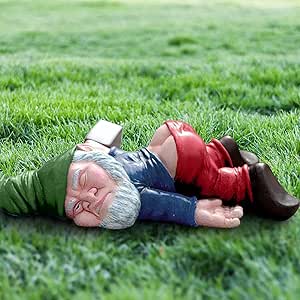 Amazon.com: EJWCIG Funny Garden Gnomes Statues Drunk Peeing Naughty ...