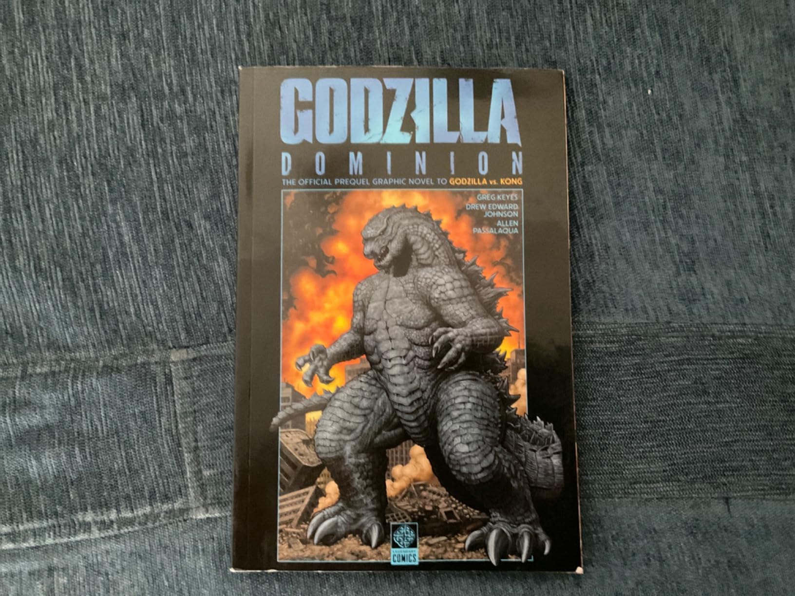 GvK Godzilla Dominion : Keyes, Greg: Amazon.in: Books