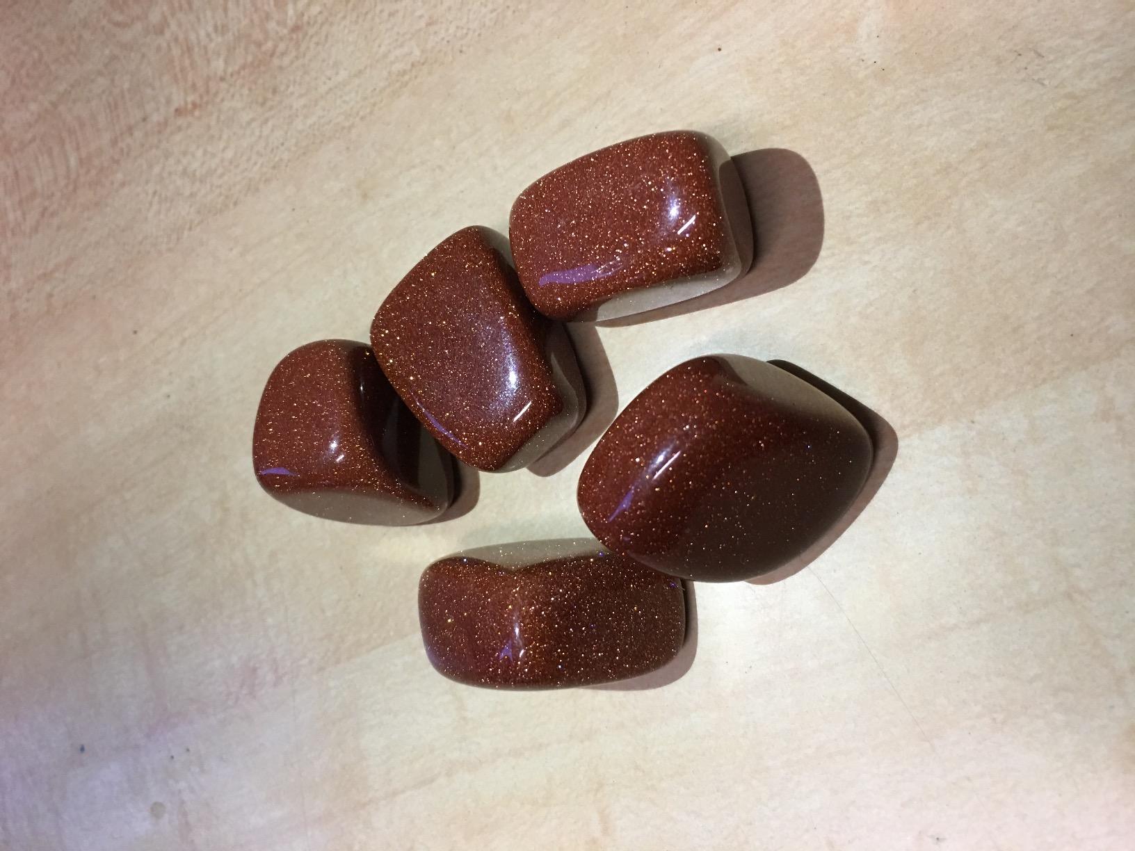 Amazon.com: CrystalAge Red Goldstone Tumble Stone (20-25mm) - Pack of 5 ...