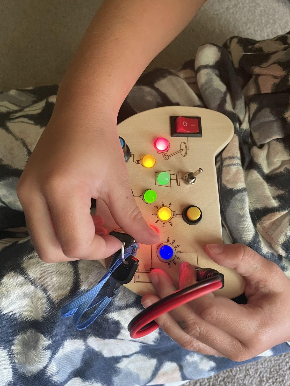 HOMCENT Montessori Switch Toys Wooden Busy Board Basic Crafting Toy ...