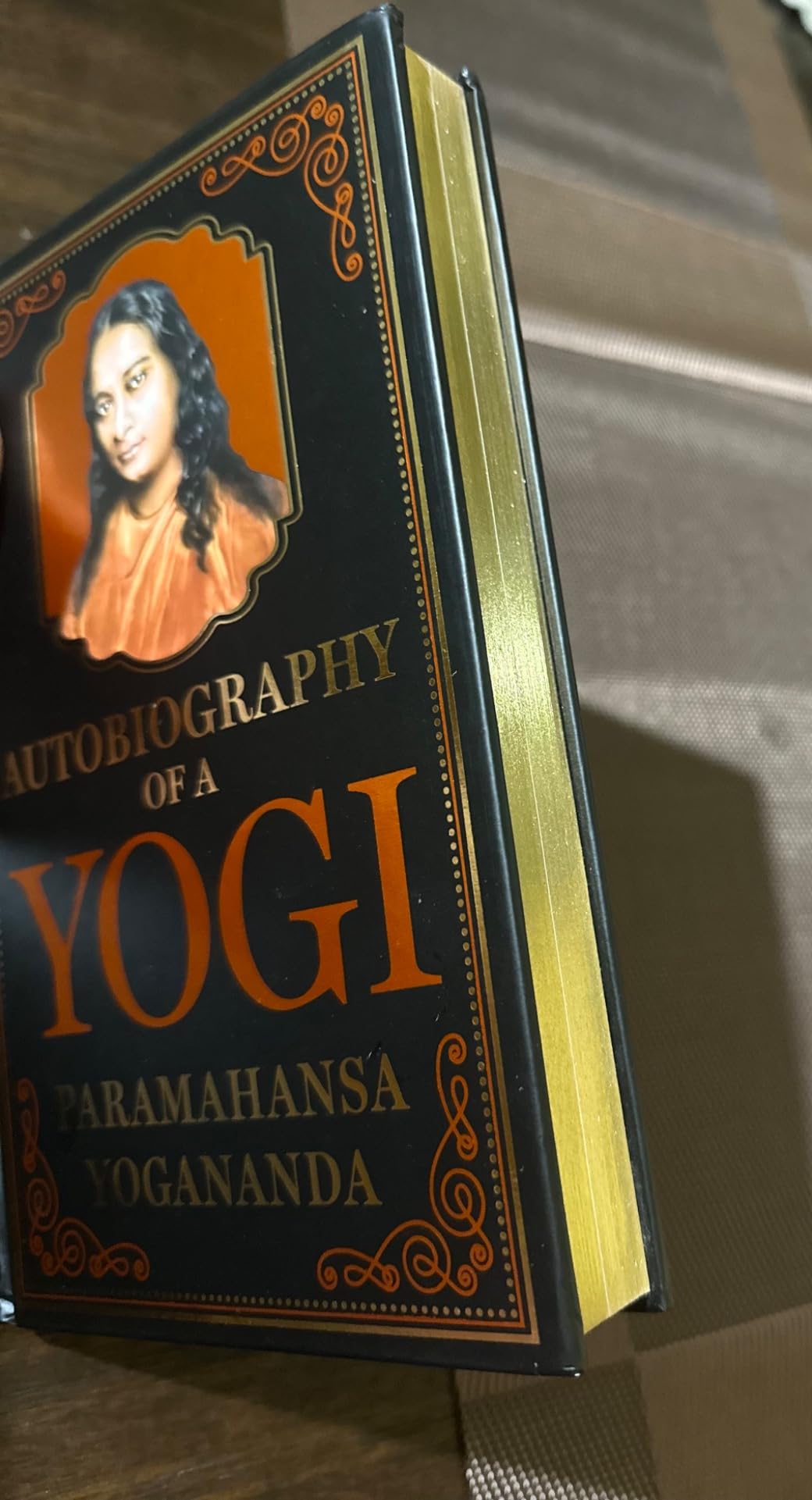 Autobiography of a Yogi : Paramahansa Yogananda: Amazon.in: Books