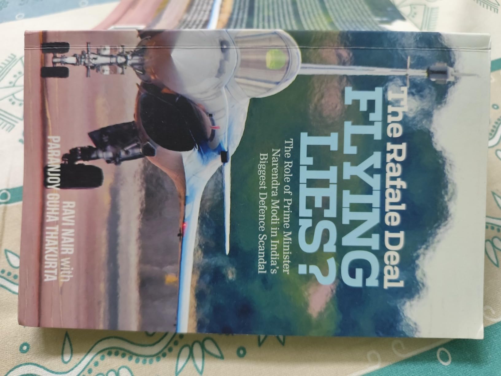 Flying Lies? eBook : Nair, Ravi, Guha Thakurta, Paranjoy: Amazon.in ...