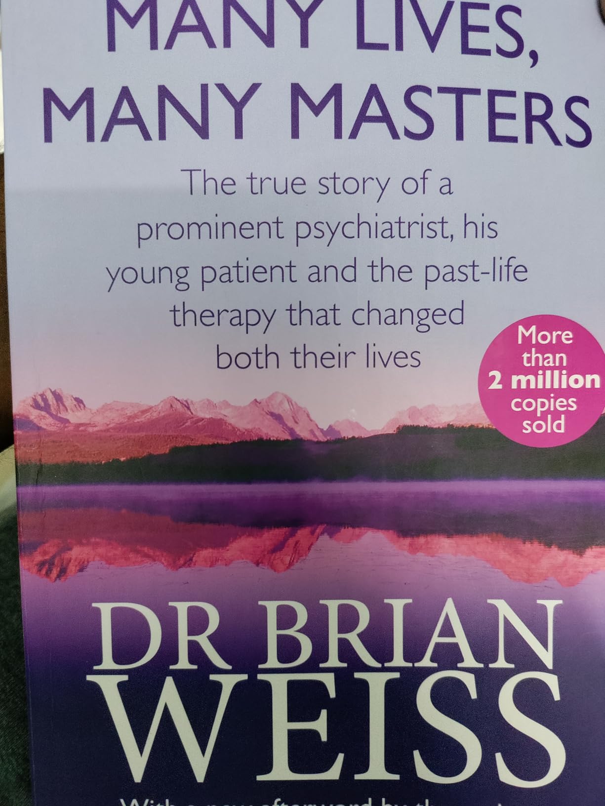 MANY LIVES MANY MASTERS : DR BRIAN WEISS: Amazon.in: Books