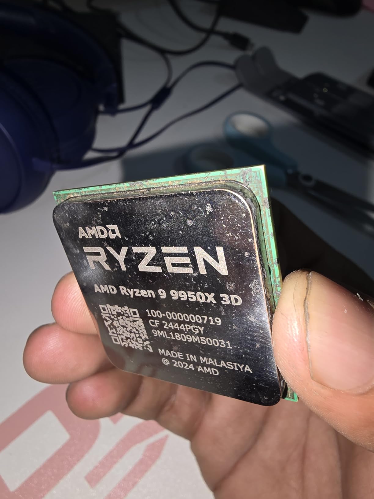 AMD Ryzen 9 9950X3D Desktop Processor with Integrated Radeon Graphics