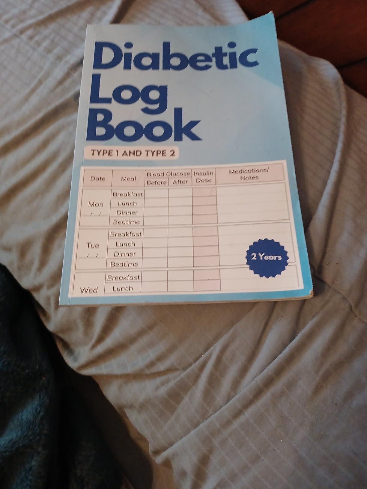 Diabetic Log Book: Glucose (Blood Sugar), Insulin, and Medication Diary ...