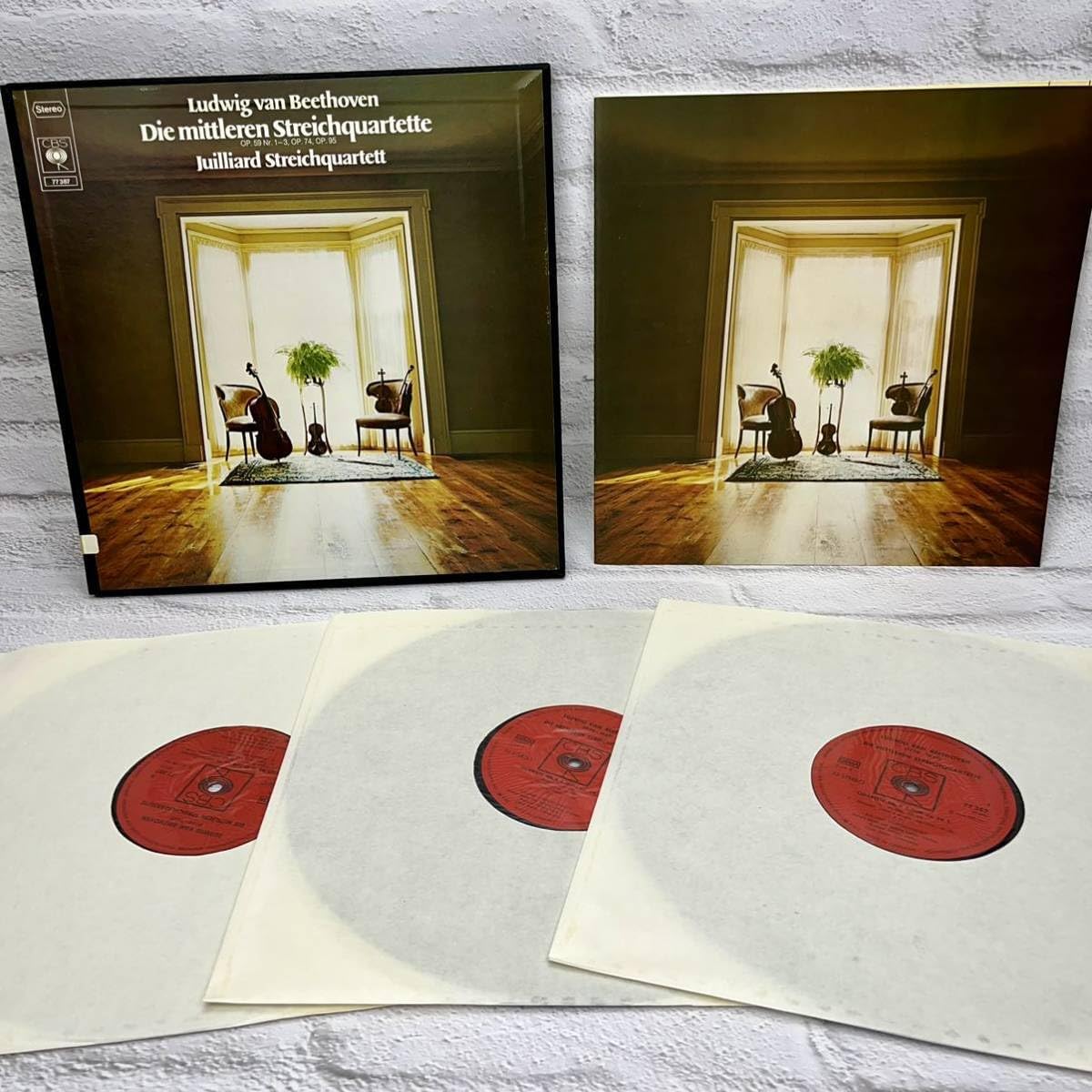 Amazon.co.jp: 【レコード016】レア商品 ジュリアード四重奏団のベートーヴェン/中期弦楽四重奏曲全集 独CBS 77387【中古 ...