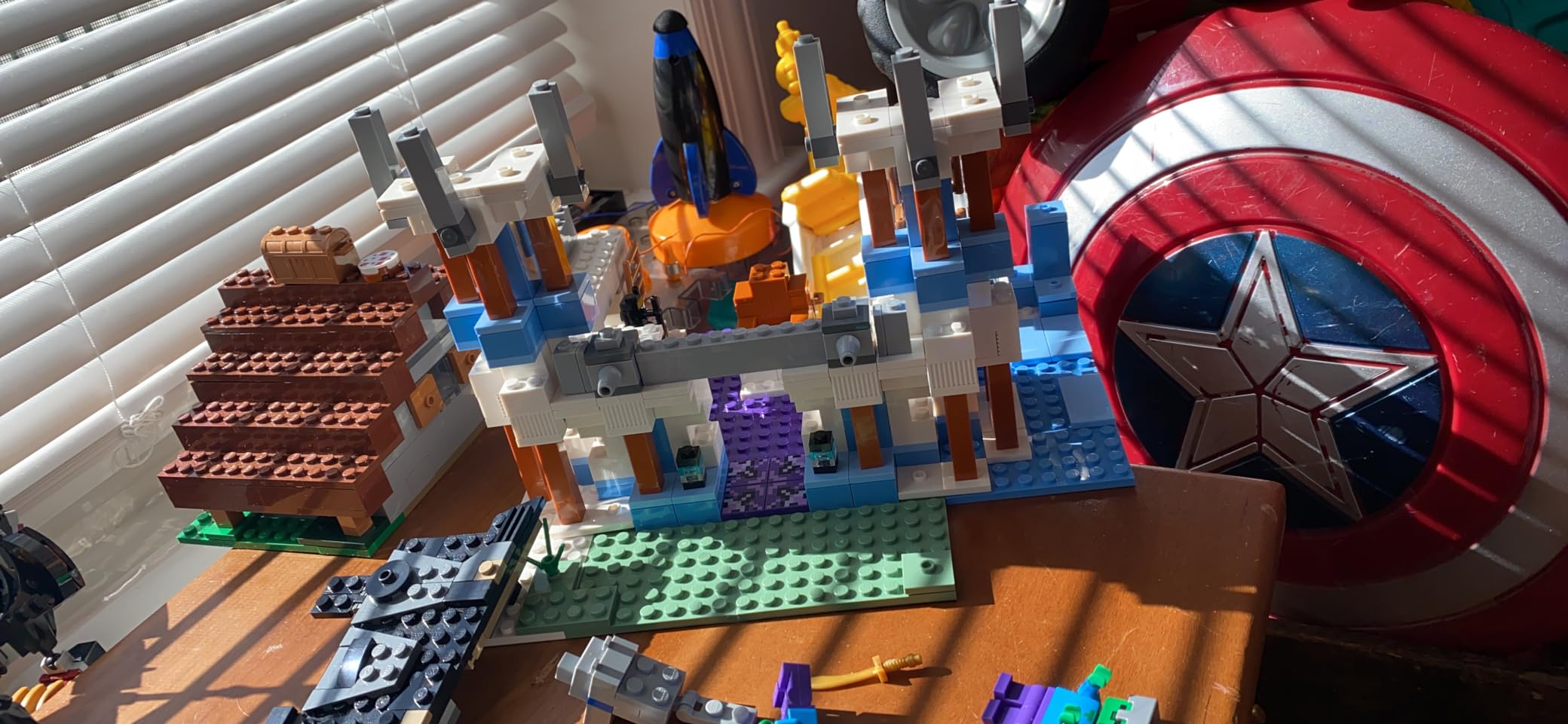 Amazon.com: LEGO Minecraft The Ice Castle 21186 Building Toy Set for ...