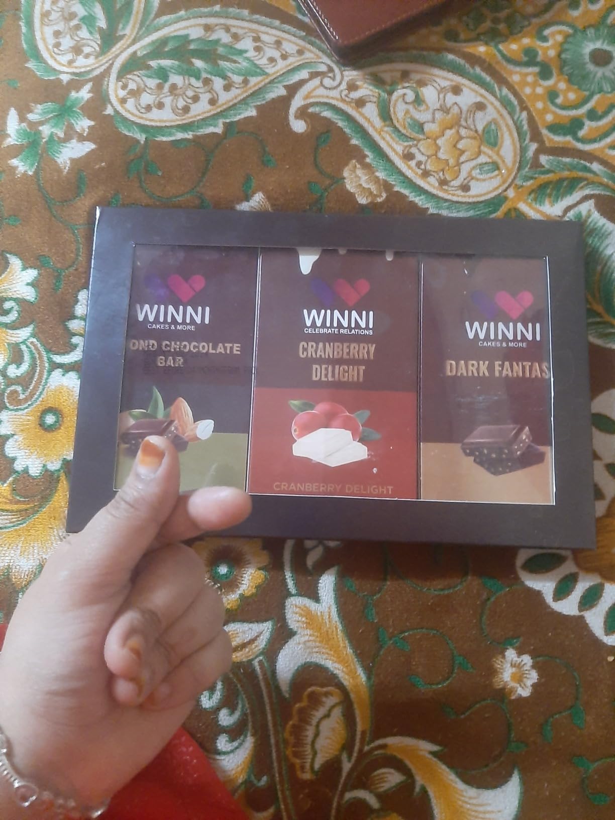 WINNI - 3 Pcs Deluxe Chocolate Bars Gift Hamper | Premium Chocolate ...