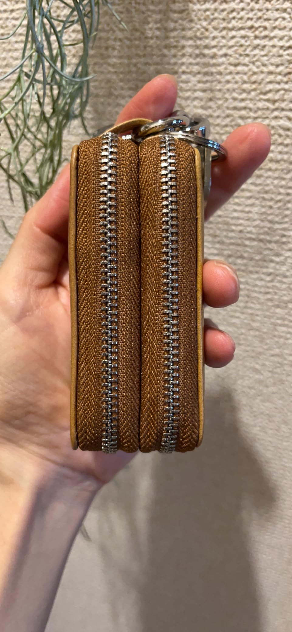 Amazon.co.jp: [DLAVE] スマートキーケース 2個収納 （牛革製） 車 キーケース スマート キーホルダー 「ダブルポケットで車と自宅の鍵を同時に収納可♪」 (ブラウン ...