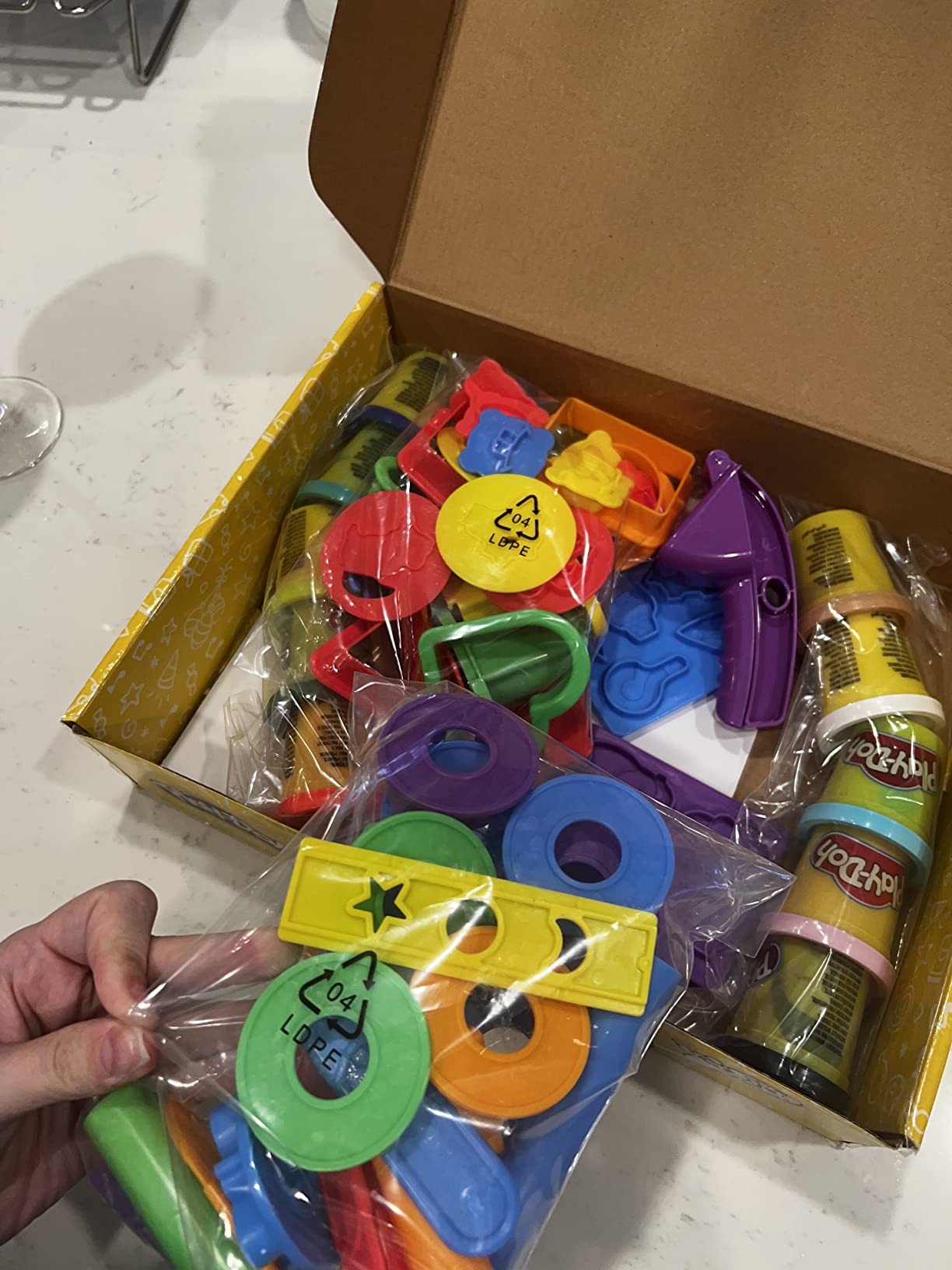 Amazon.com: Play-Doh Play Date Party Crate Arts & Crafts : Toys & Games