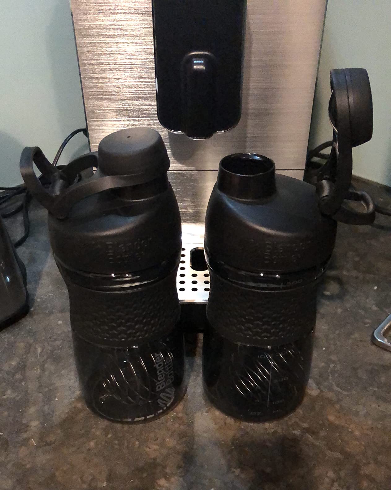 Blender Bottle C03249 SportMixer Twist Cap Tritan Grip Shaker Bottle ...