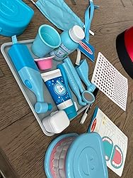 Amazon.com: Melissa & Doug Super Smile Dentist Kit With Pretend Play ...