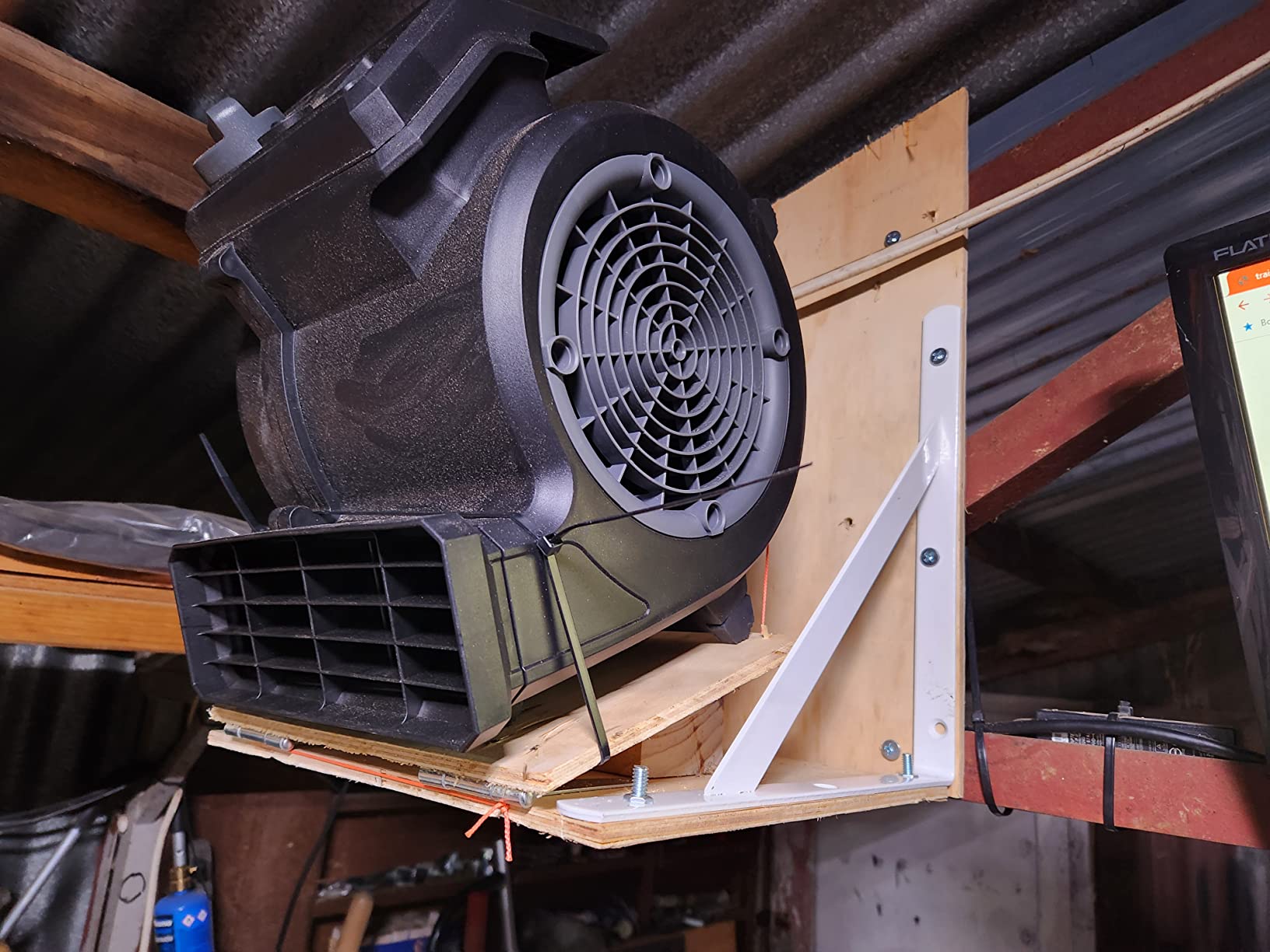 Vacmaster Cardio54 Fitness and Gym Cooling Floor Fan with Remote ...