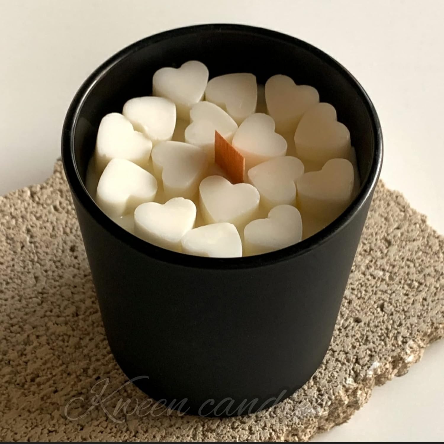 Black Jar Soy Wax Candles| Topping with Hearts| Fragrance: Vanilla ...