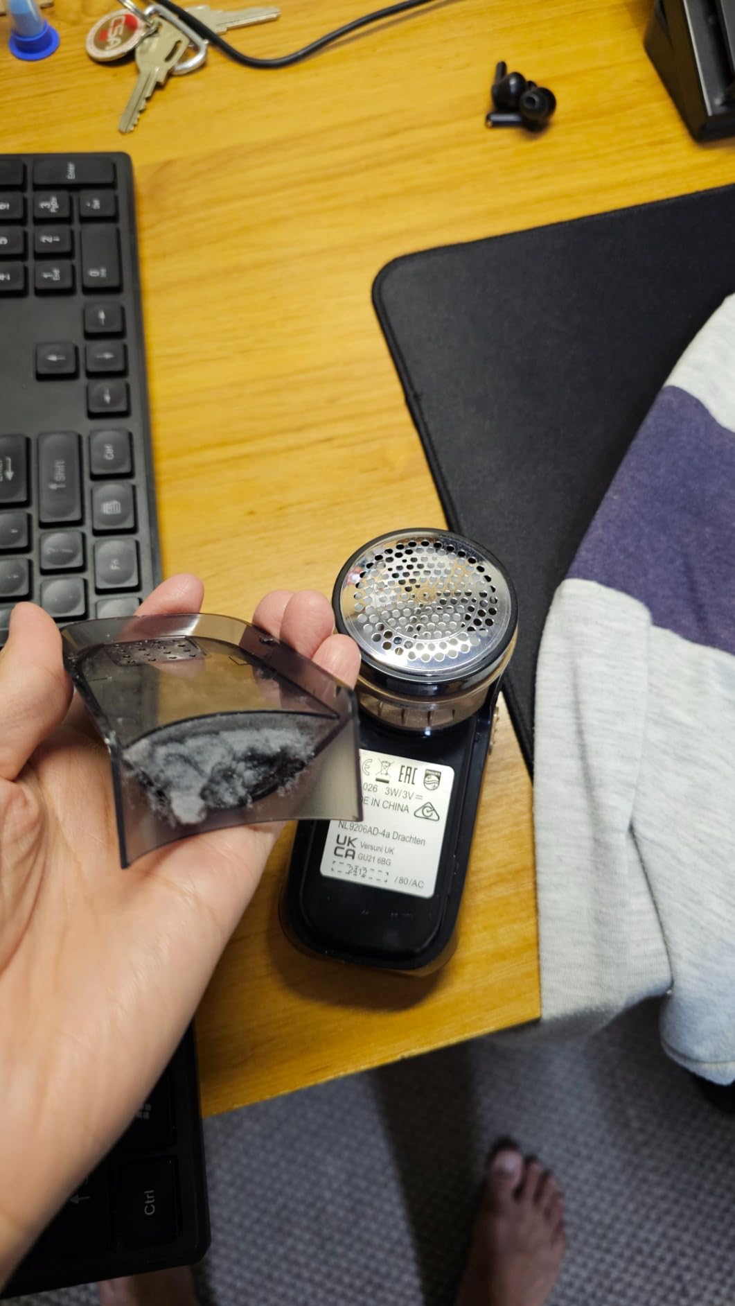 Philips Lint Shaver, Lint Remover for Clothes, Suitable for All ...