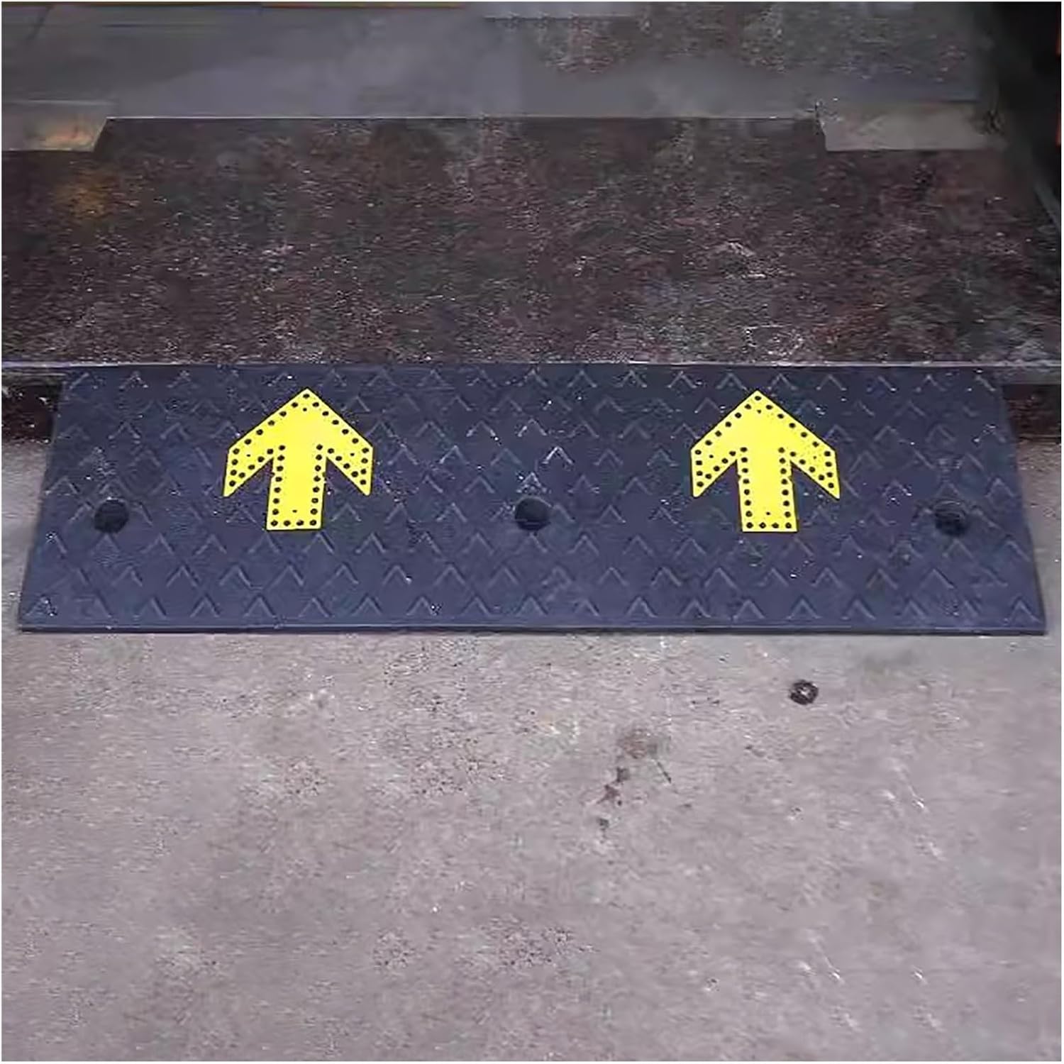 Amazon.com: 13 20 15 11 17 10 7 12 Cm Rise Rubber Ramps for Garage Door ...