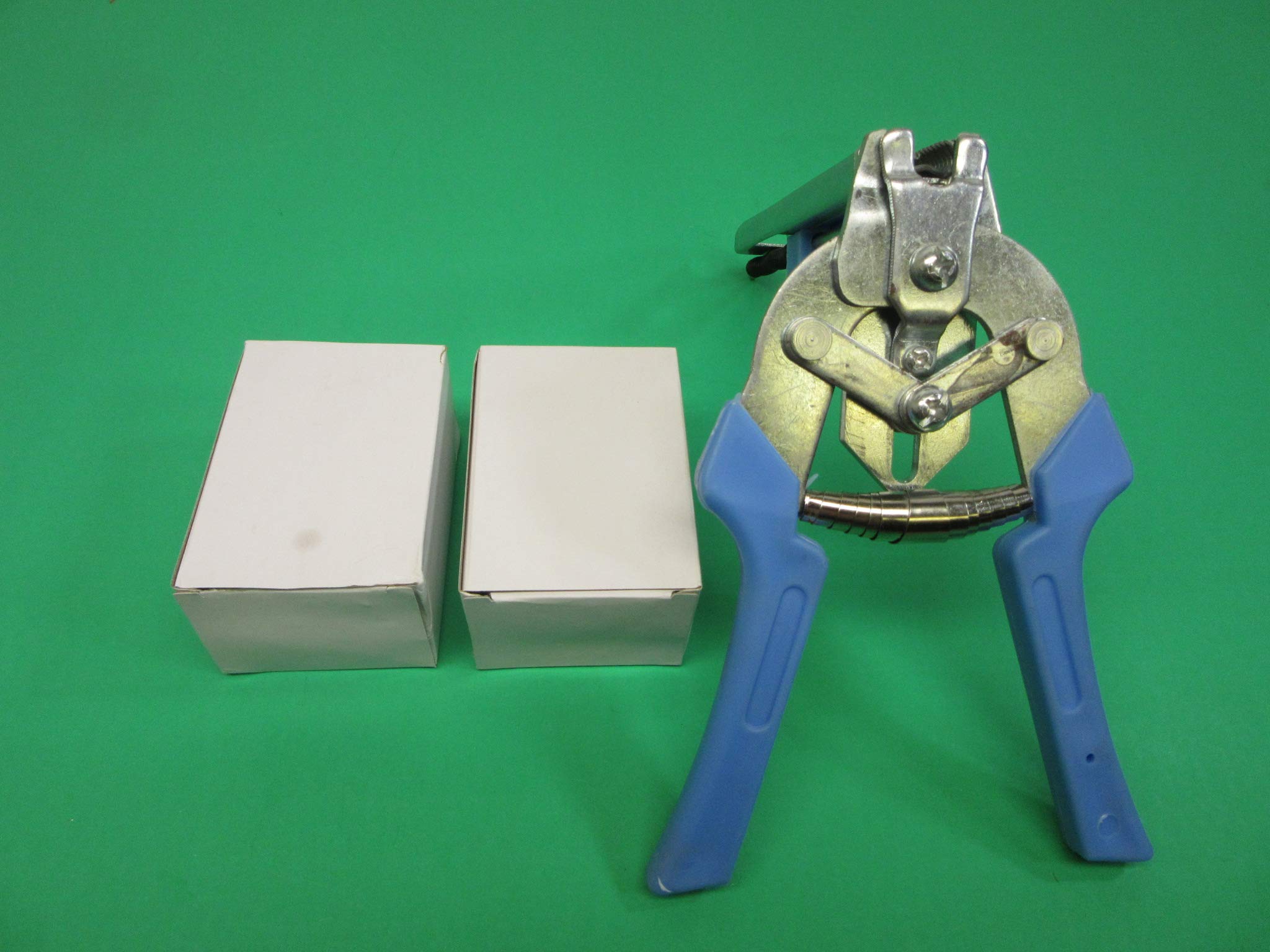 Amazon.com: Spring loaded hog ring pliers with 1200 galvanized rings ...