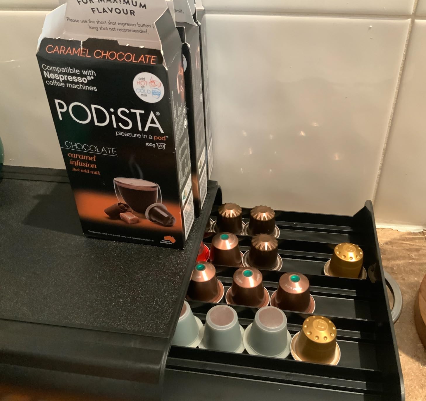 De'Longhi Nespresso Essenza Mini Capsule Coffee Machine EN85W.SOLO ...