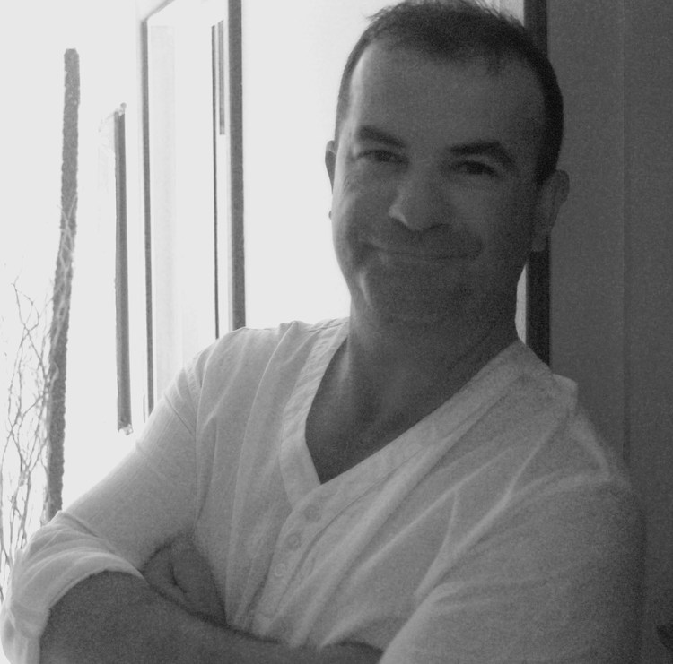 Amazon.com: Kevin Gomm: books, biography, latest update