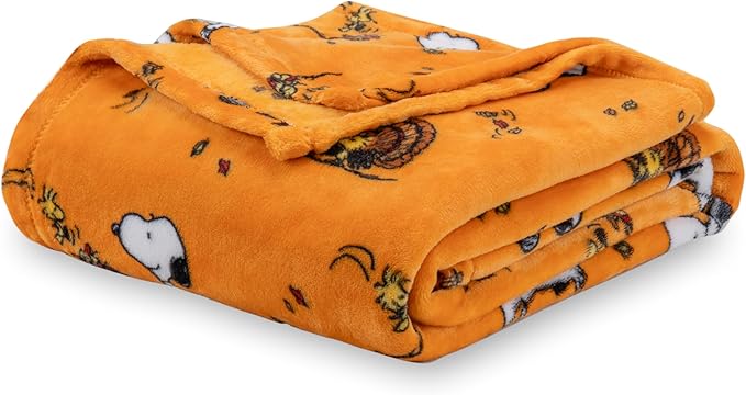 Amazon.com: Berkshire Blanket Peanuts® VelvetLoft® Cute Character ...