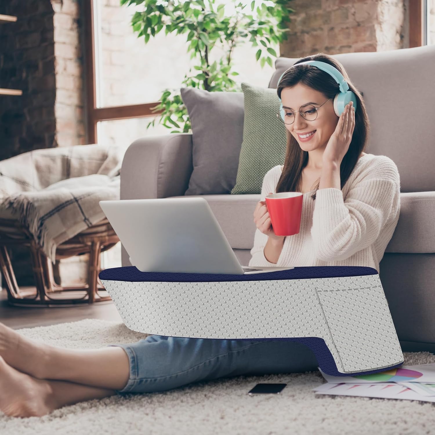 Amazon.com: Tadomoe Gaming Pillow - Ergonomic Lap Desk Pillow with ...