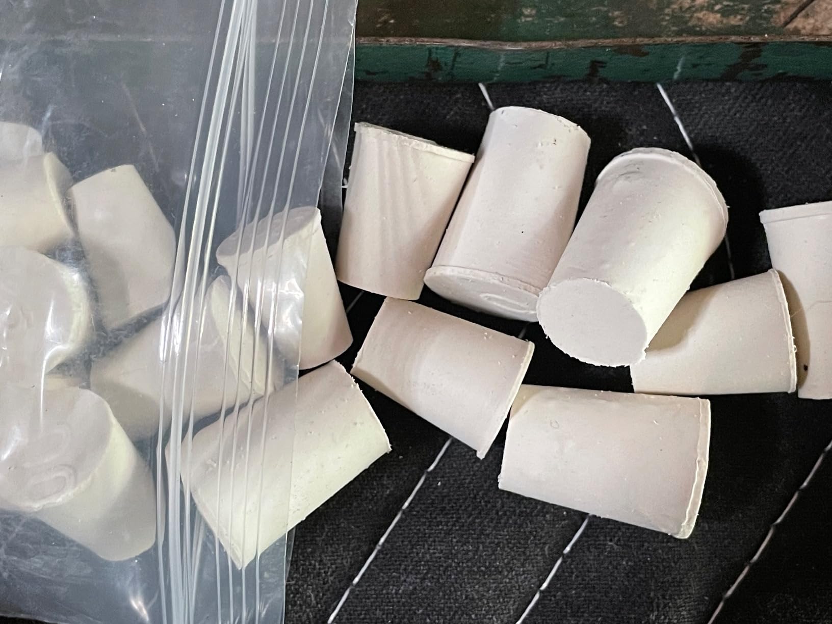 Tnisesm 30Pcs Solid Rubber Stoppers 000#, 00#, 0# Solid Rubber Stoppers ...